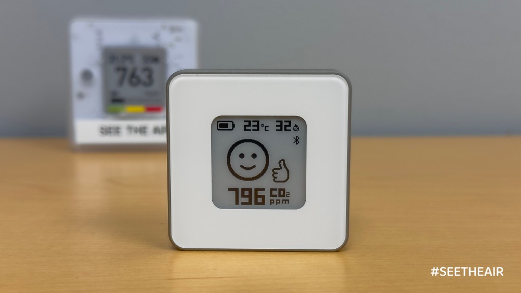 Review: AIRVALENT – The smallest CO2 Monitor – See The Air